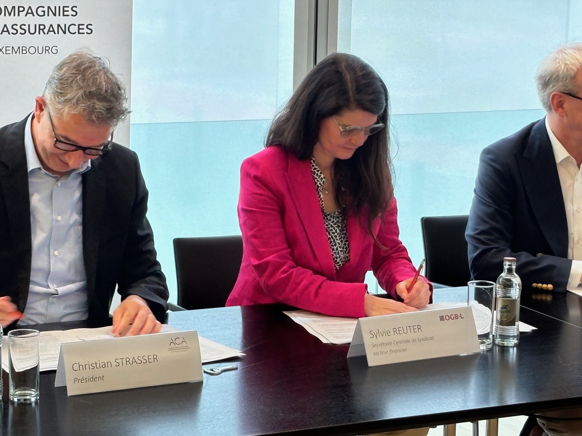 Signature de la convention collective du secteur des entreprises d ...